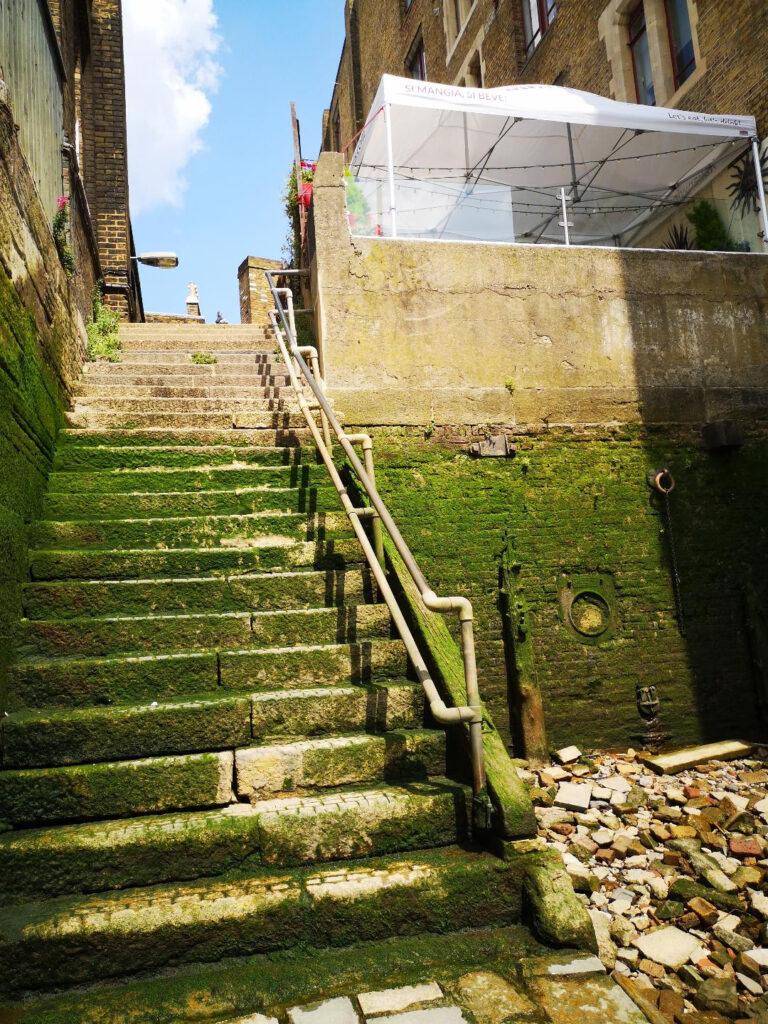 Wapping Tales - London Walks