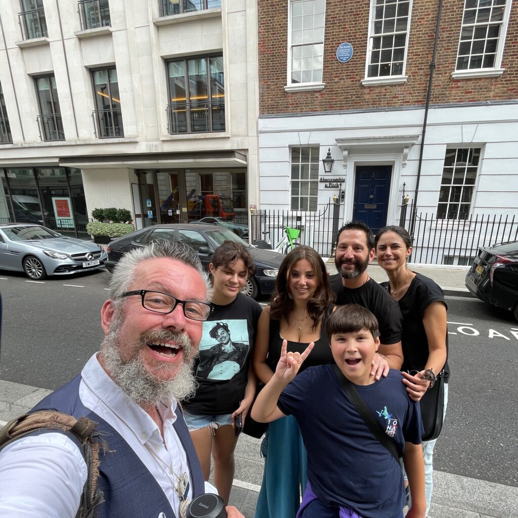 10 reasons why a guided London walking tour makes a great group ...