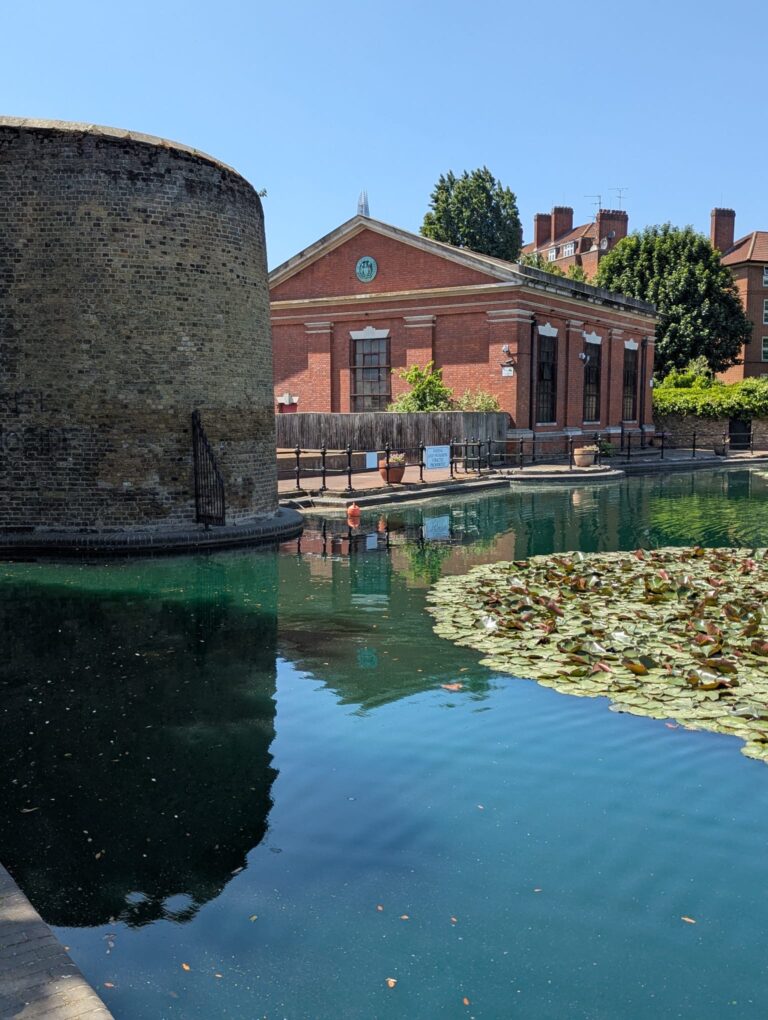 The Wapping Pub Walk - London Walks